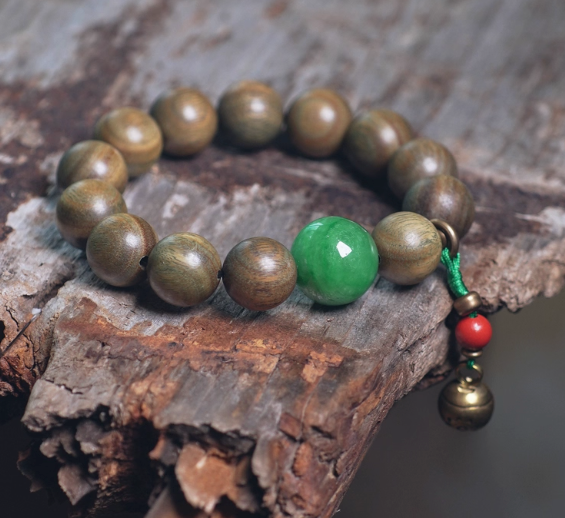 Green Sandalwood & Verdant Jade Bell Bracelet – TASHI THANGKA